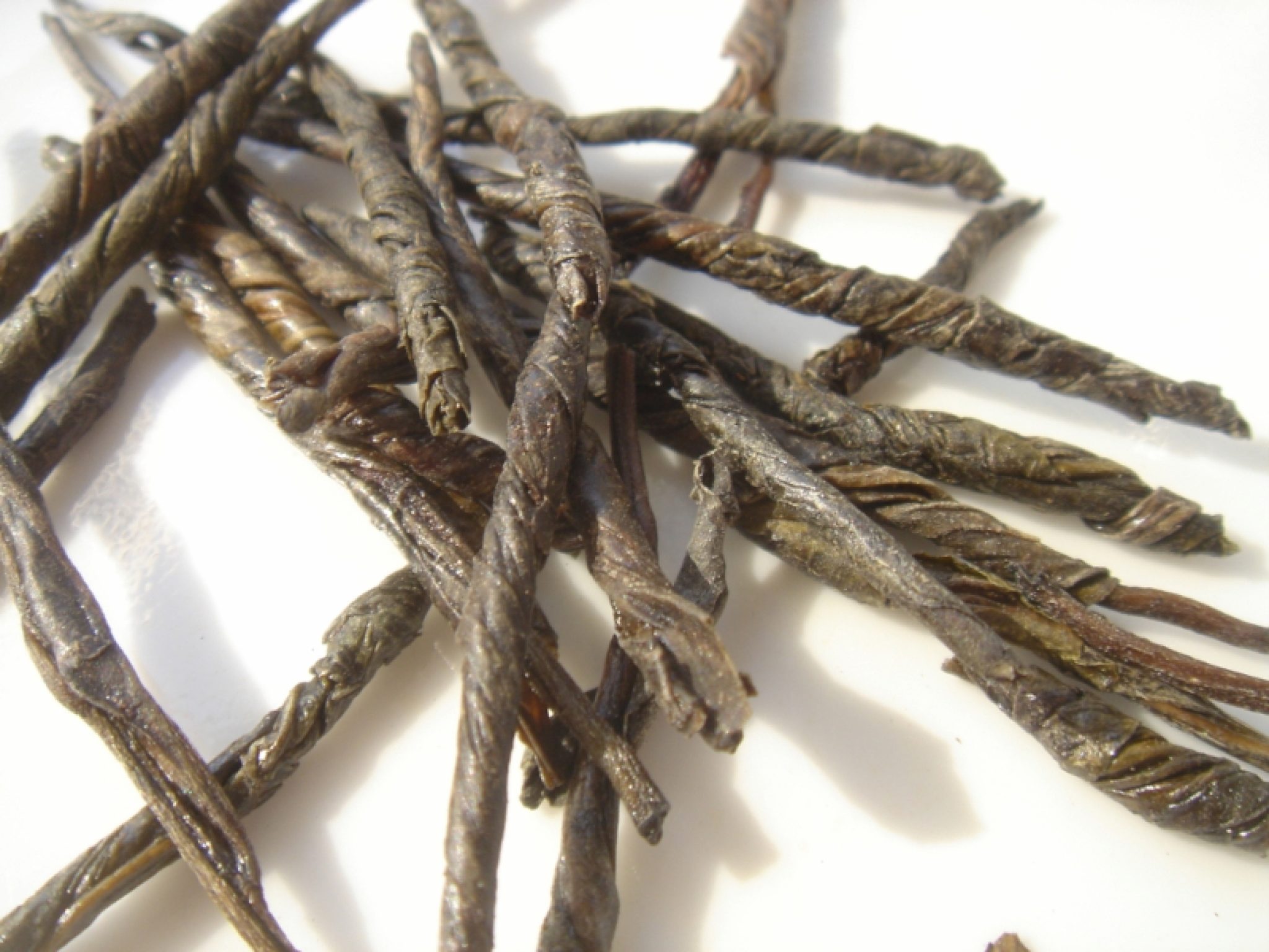 Learn About Chinese Kuding 'Bitter Nail' Herbal Tea